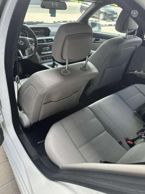 Balts Mercedes-Benz C 200 2013 Šauļi, ar dzinēja tilpumu 2.14 L un nobraukumu 245 tūkst. km par 7100 €, foto 24 vietnē AUTOMOTO.COM.LV
