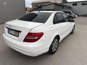 Balts Mercedes-Benz C 200 2013 Viļņa, ar dzinēja tilpumu 2.20 L un nobraukumu 405 tūkst. km par 4400 €, foto 6 vietnē AUTOMOTO.COM.LV