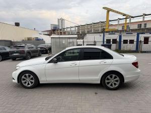 Balts Mercedes-Benz C 200 2013 Viļņa, ar dzinēja tilpumu 2.20 L un nobraukumu 405 tūkst. km par 4400 €, foto 8 vietnē AUTOMOTO.COM.LV