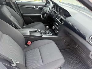 Balts Mercedes-Benz C 200 2013 Viļņa, ar dzinēja tilpumu 2.20 L un nobraukumu 405 tūkst. km par 4400 €, foto 9 vietnē AUTOMOTO.COM.LV