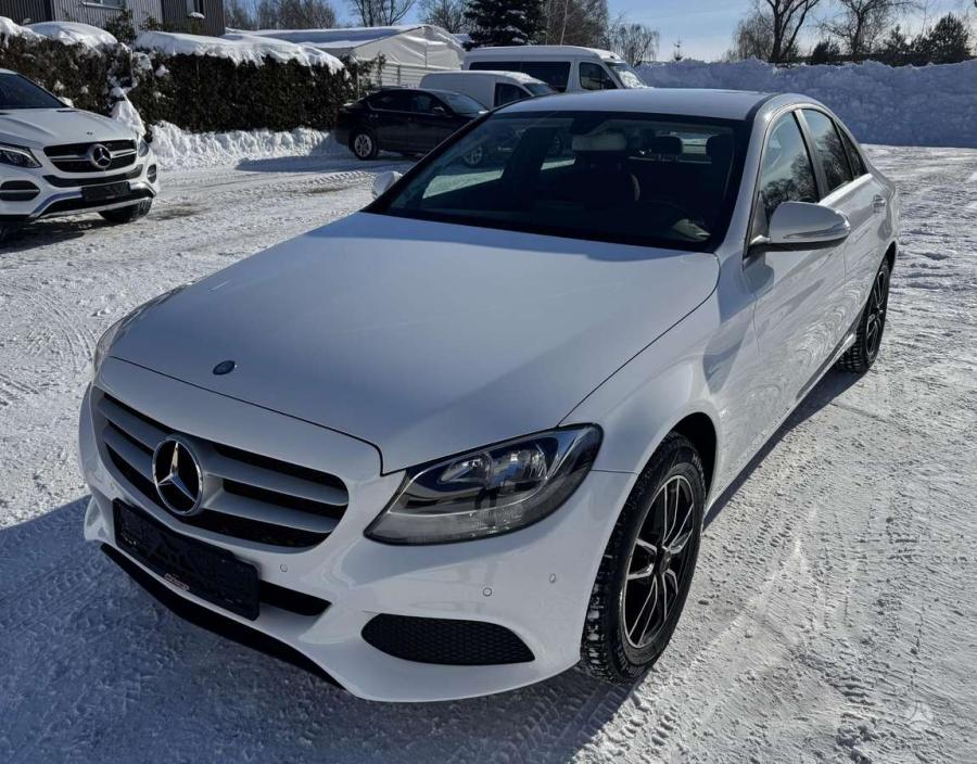 Balts Mercedes-Benz C 200 2015 Panevēža, ar dzinēja tilpumu 1.60 L un nobraukumu 243 tūkst. km par 9400 €, foto 1 vietnē AUTOMOTO.COM.LV