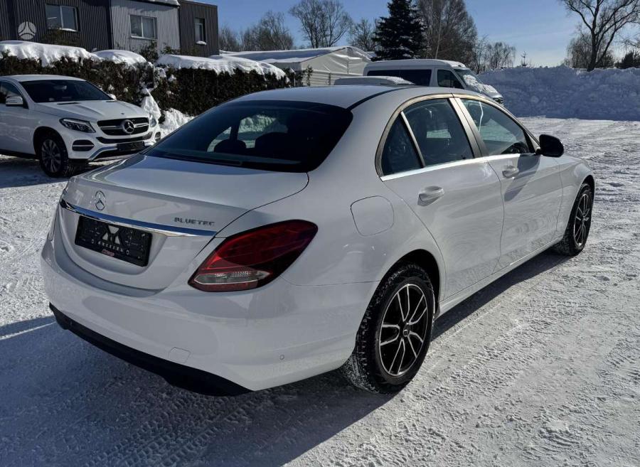 Balts Mercedes-Benz C 200 2015 Panevēža, ar dzinēja tilpumu 1.60 L un nobraukumu 243 tūkst. km par 9400 €, foto 4 vietnē AUTOMOTO.COM.LV