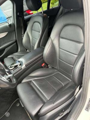 Balts Mercedes-Benz C 200 2021 Kauņa, ar dzinēja tilpumu 1.50 L un nobraukumu 184 tūkst. km par 25990 €, foto 12 vietnē AUTOMOTO.COM.LV