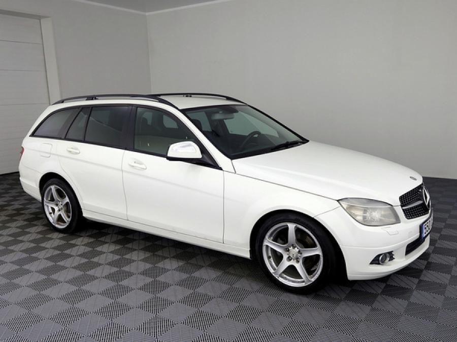 Balts Mercedes-Benz C 200 2008 Tallina, ar dzinēja tilpumu 2.10 L un nobraukumu 367 tūkst. km par 2499 €, foto 1 vietnē AUTOMOTO.COM.LV