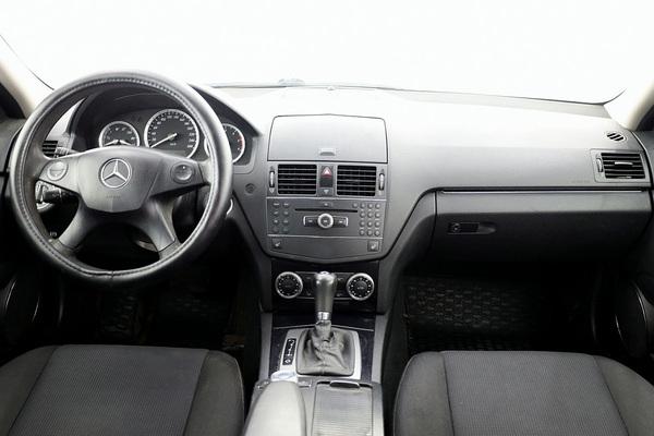 Balts Mercedes-Benz C 200 2008 Tallina, ar dzinēja tilpumu 2.10 L un nobraukumu 367 tūkst. km par 2499 €, foto 5 vietnē AUTOMOTO.COM.LV