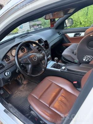 Balts Mercedes-Benz C 200 2008 Aizkraukle, ar dzinēja tilpumu 2.10 L un nobraukumu 420 tūkst. km par 3300 €, foto 7 vietnē AUTOMOTO.COM.LV
