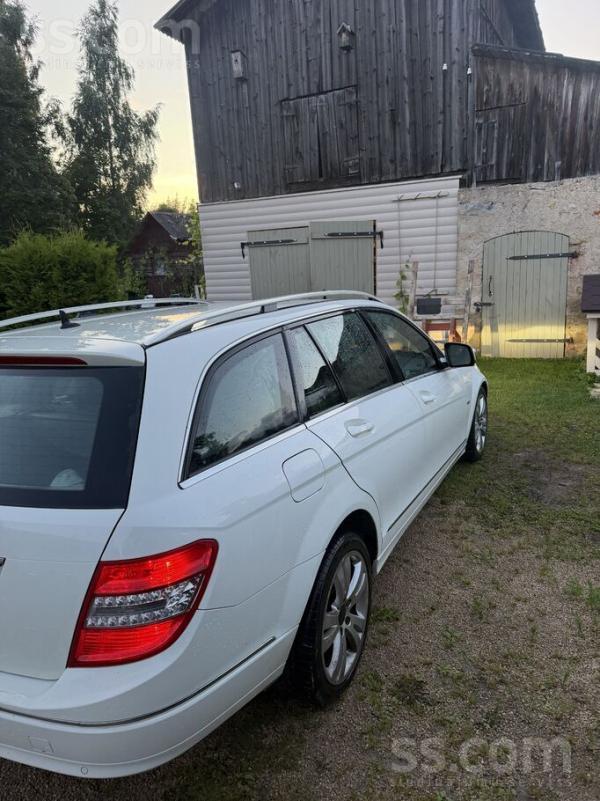 Balts Mercedes-Benz C 200 2008 Aizkraukle, ar dzinēja tilpumu 2.10 L un nobraukumu 420 tūkst. km par 3300 €, foto 4 vietnē AUTOMOTO.COM.LV