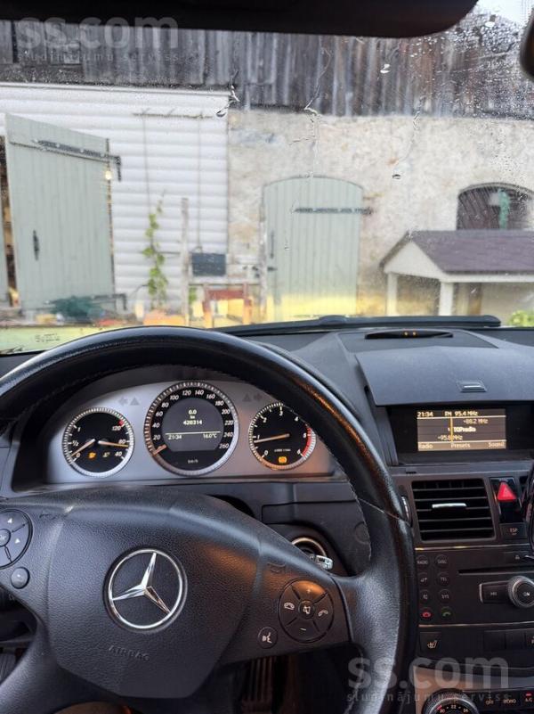 Balts Mercedes-Benz C 200 2008 Aizkraukle, ar dzinēja tilpumu 2.10 L un nobraukumu 420 tūkst. km par 3300 €, foto 8 vietnē AUTOMOTO.COM.LV