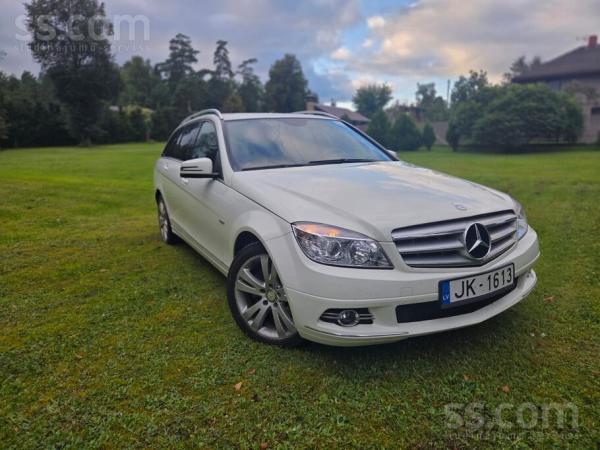 White Mercedes-Benz C 200 2009 in Riga, with an engine capacity of 2.20 L and mileage of 440 thousand km for 5700 €, photo 2 on AUTOMOTO.COM.LV