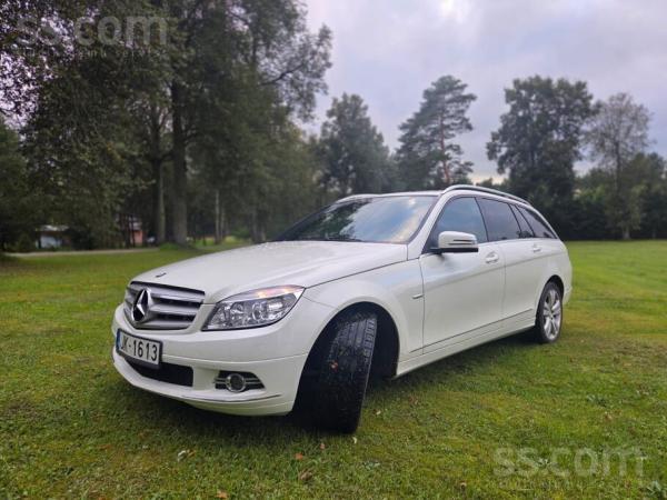 White Mercedes-Benz C 200 2009 in Riga, with an engine capacity of 2.20 L and mileage of 440 thousand km for 5700 €, photo 4 on AUTOMOTO.COM.LV