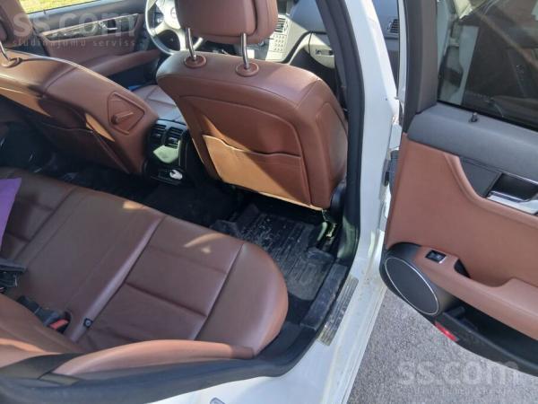 Balts Mercedes-Benz C 200 2009 Rīga, ar dzinēja tilpumu 2.20 L un nobraukumu 452 tūkst. km par 4100 €, foto 7 vietnē AUTOMOTO.COM.LV