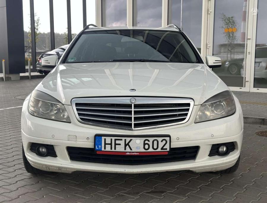 Balts Mercedes-Benz C 200 2010 Viļņa, ar dzinēja tilpumu 2.14 L un nobraukumu 443 tūkst. km par 2600 €, foto 3 vietnē AUTOMOTO.COM.LV
