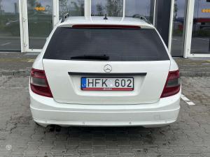 Balts Mercedes-Benz C 200 2010 Viļņa, ar dzinēja tilpumu 2.14 L un nobraukumu 443 tūkst. km par 2600 €, foto 6 vietnē AUTOMOTO.COM.LV