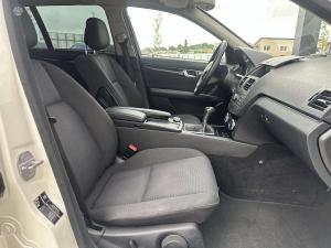 Balts Mercedes-Benz C 200 2010 Viļņa, ar dzinēja tilpumu 2.14 L un nobraukumu 443 tūkst. km par 2600 €, foto 9 vietnē AUTOMOTO.COM.LV