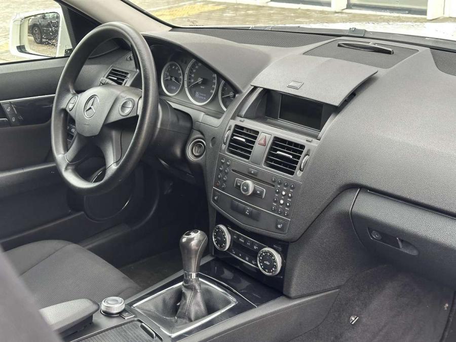 Balts Mercedes-Benz C 200 2010 Viļņa, ar dzinēja tilpumu 2.14 L un nobraukumu 443 tūkst. km par 2600 €, foto 11 vietnē AUTOMOTO.COM.LV