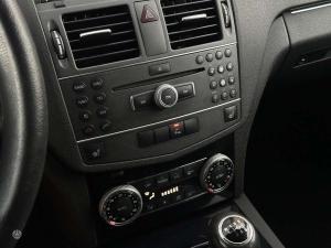 Balts Mercedes-Benz C 200 2010 Viļņa, ar dzinēja tilpumu 2.14 L un nobraukumu 443 tūkst. km par 2600 €, foto 17 vietnē AUTOMOTO.COM.LV