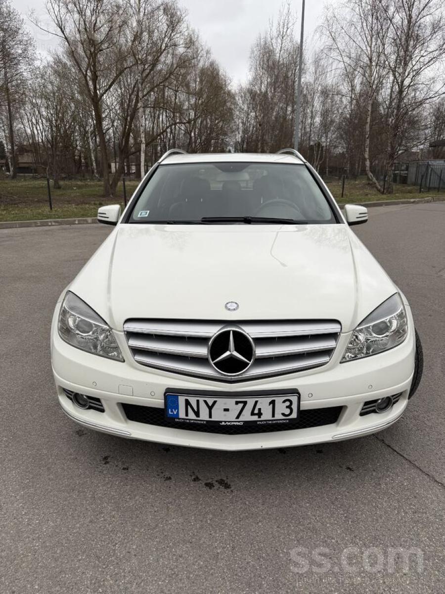 White Mercedes-Benz C 200 2011 in Riga, with an engine capacity of 2.20 L and mileage of 409 thousand km for 4750 €, photo 2 on AUTOMOTO.COM.LV