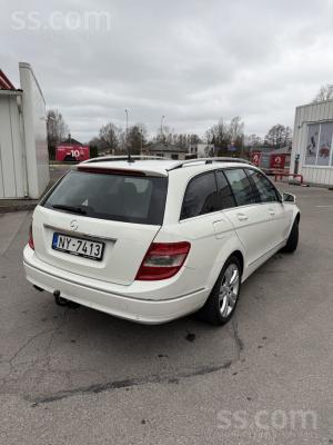 White Mercedes-Benz C 200 2011 in Riga, with an engine capacity of 2.20 L and mileage of 409 thousand km for 4750 €, photo 4 on AUTOMOTO.COM.LV