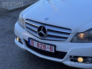Balts Mercedes-Benz C 200 2011 Valmiera, ar dzinēja tilpumu 2.20 L un nobraukumu 306 tūkst. km par 6700 €, foto 4 vietnē AUTOMOTO.COM.LV
