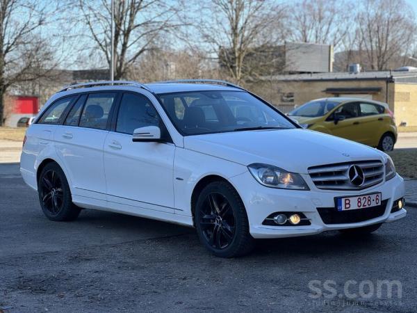 Balts Mercedes-Benz C 200 2011 Valmiera, ar dzinēja tilpumu 2.20 L un nobraukumu 306 tūkst. km par 6700 €, foto 4 vietnē AUTOMOTO.COM.LV