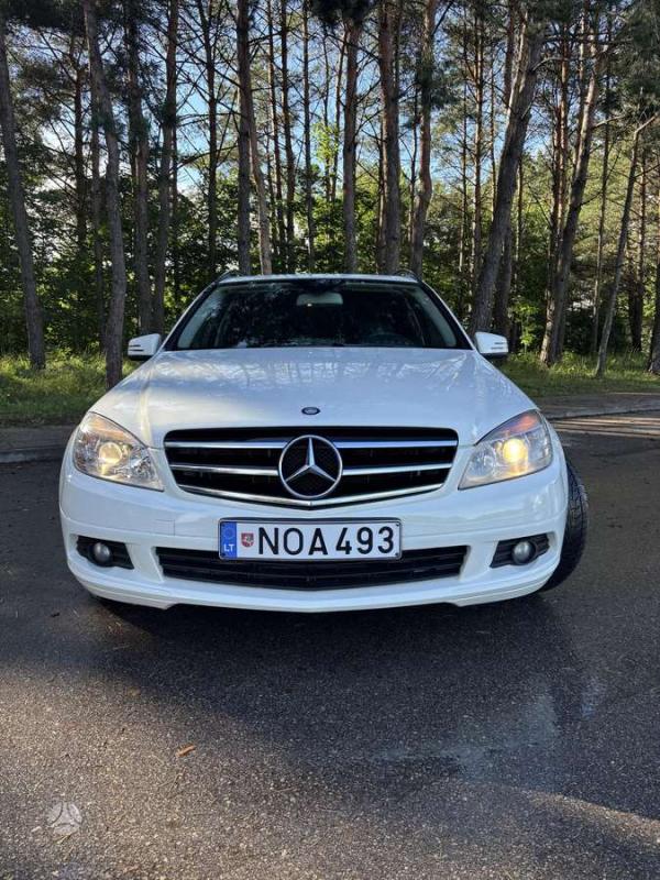 White Mercedes-Benz C 200 2011 in Kaunas, with an engine capacity of 2.20 L and mileage of 366 thousand km for 6999 €, photo 1 on AUTOMOTO.COM.LV