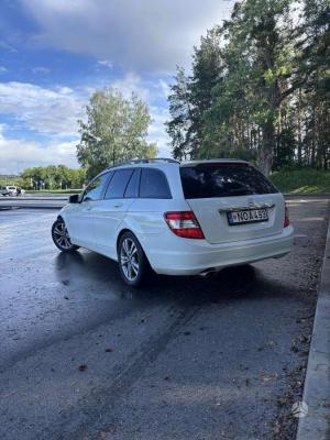 Белый Мерседес Ц 200 2011 в Каунас, объемом двигателя 2.20 л и пробегом 366 тыс. км за 6999 €, фото 4 на AUTOMOTO.COM.LV