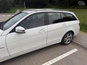 Белый Мерседес Ц 200 2011 в Вильнюс, объемом двигателя 2.10 л и пробегом 373 тыс. км за 4300 €, фото 5 на AUTOMOTO.COM.LV