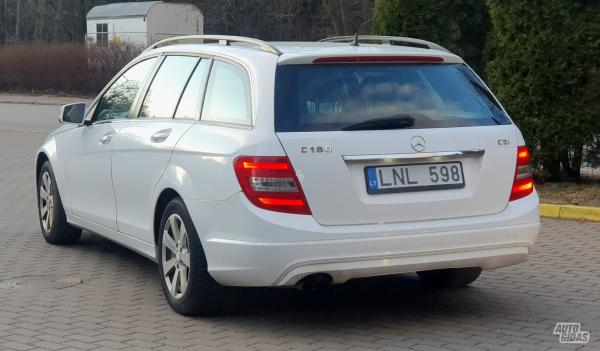 Balts Mercedes-Benz C 200 2014 Viļņa, ar dzinēja tilpumu 2.10 L un nobraukumu 300 tūkst. km par 3800 €, foto 2 vietnē AUTOMOTO.COM.LV