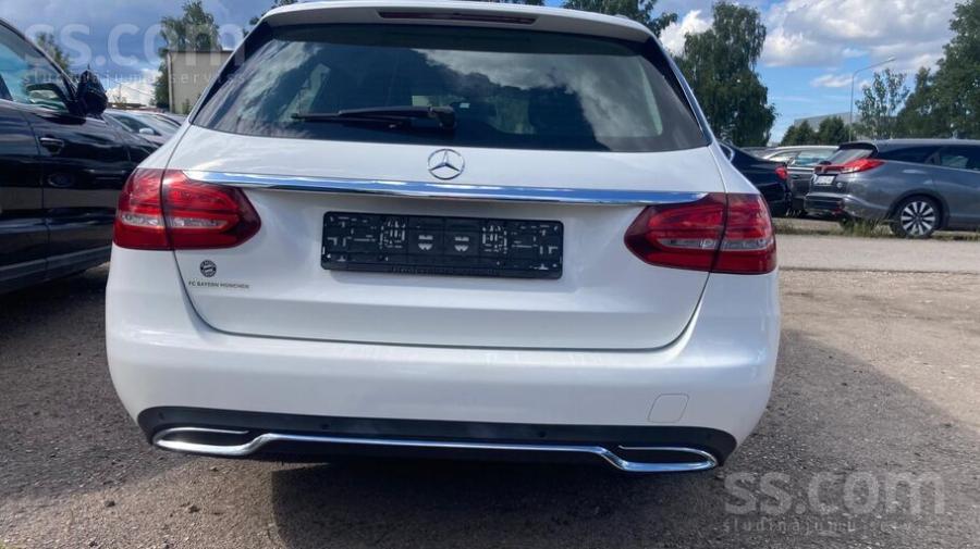 White Mercedes-Benz C 200 2015 in Riga, with an engine capacity of 1.60 L and mileage of 269 thousand km for 11500 €, photo 6 on AUTOMOTO.COM.LV