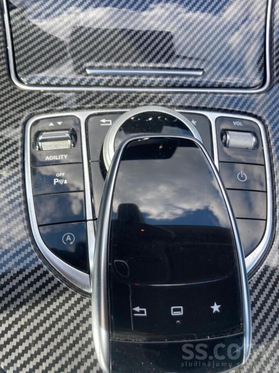 White Mercedes-Benz C 200 2015 in Riga, with an engine capacity of 1.60 L and mileage of 269 thousand km for 11500 €, photo 11 on AUTOMOTO.COM.LV