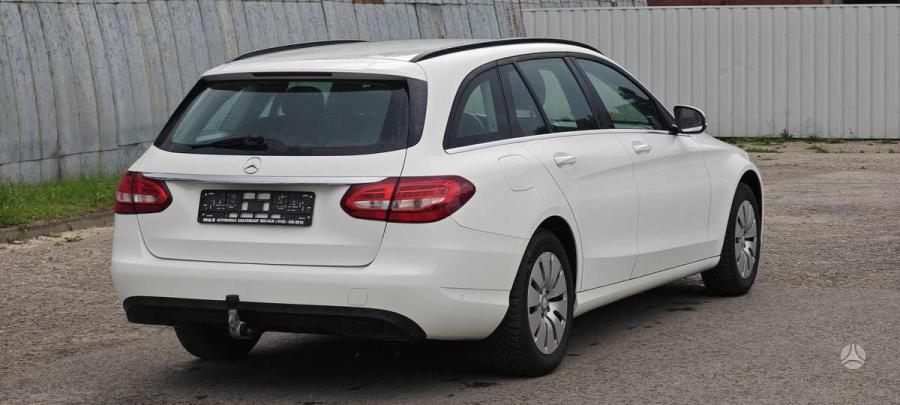 Balts Mercedes-Benz C 200 2016 Utena, ar dzinēja tilpumu 1.60 L un nobraukumu 302 tūkst. km par 7650 €, foto 9 vietnē AUTOMOTO.COM.LV