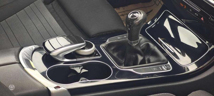 Balts Mercedes-Benz C 200 2016 Utena, ar dzinēja tilpumu 1.60 L un nobraukumu 302 tūkst. km par 7650 €, foto 19 vietnē AUTOMOTO.COM.LV