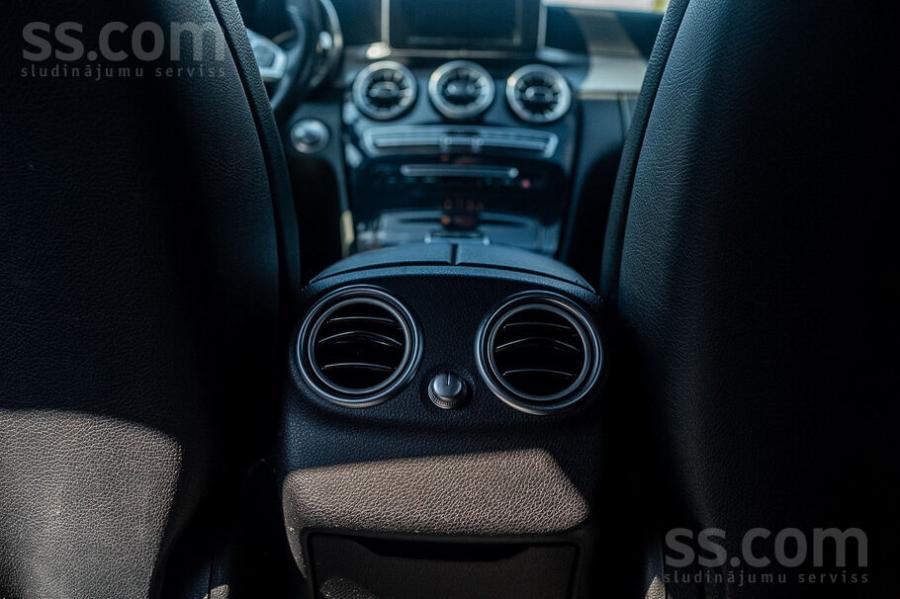 White Mercedes-Benz C 200 2016 in Riga, with an engine capacity of 2.20 L and mileage of 0 thousand km for 9950 €, photo 19 on AUTOMOTO.COM.LV