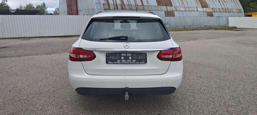 Balts Mercedes-Benz C 200 2016 Utena, ar dzinēja tilpumu 1.60 L un nobraukumu 302 tūkst. km par 7450 €, foto 5 vietnē AUTOMOTO.COM.LV