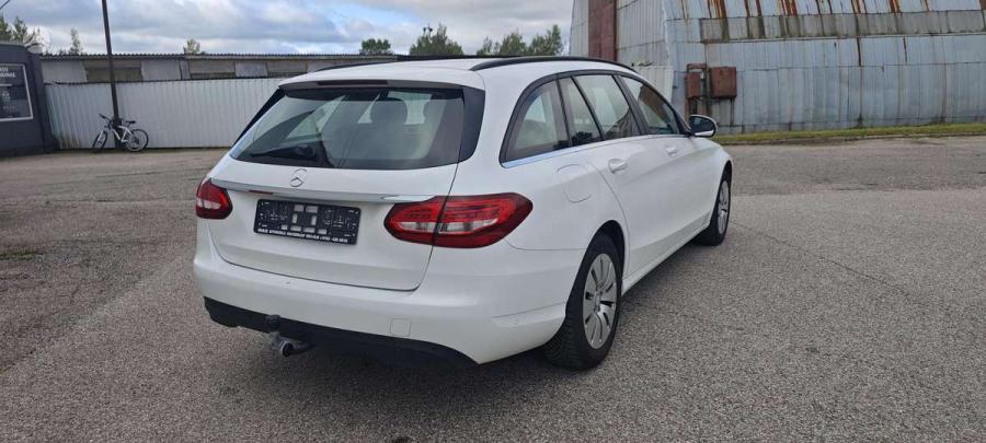 Balts Mercedes-Benz C 200 2016 Utena, ar dzinēja tilpumu 1.60 L un nobraukumu 302 tūkst. km par 7450 €, foto 6 vietnē AUTOMOTO.COM.LV