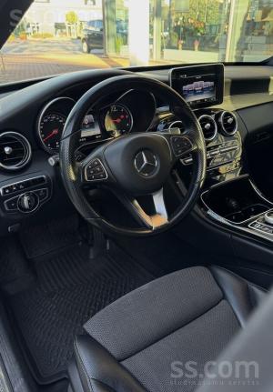 Balts Mercedes-Benz C 200 2016 Rīga, ar dzinēja tilpumu 1.60 L un nobraukumu 213 tūkst. km par 8700 €, foto 24 vietnē AUTOMOTO.COM.LV
