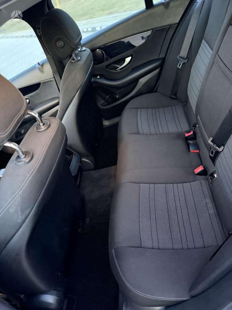 White Mercedes-Benz C 200 2017 in Vilnius, with an engine capacity of 2.14 L and mileage of 248 thousand km for 14500 €, photo 11 on AUTOMOTO.COM.LV
