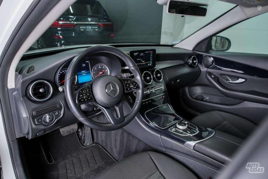 Balts Mercedes-Benz C 200 2018 Marijampole, ar dzinēja tilpumu 2.00 L un nobraukumu 195 tūkst. km par 13950 €, foto 21 vietnē AUTOMOTO.COM.LV
