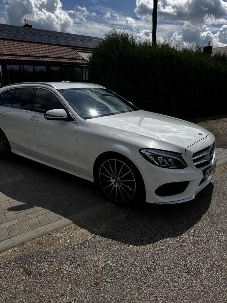 White Mercedes-Benz C 200 2018 in Kaunas, with an engine capacity of 2.14 L and mileage of 267 thousand km for 13900 €, photo 4 on AUTOMOTO.COM.LV