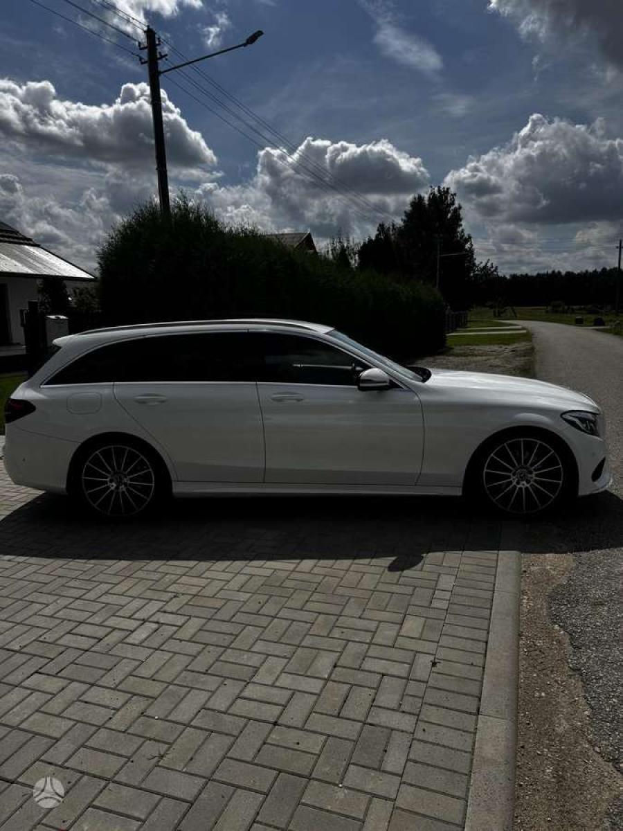 White Mercedes-Benz C 200 2018 in Kaunas, with an engine capacity of 2.14 L and mileage of 267 thousand km for 13900 €, photo 5 on AUTOMOTO.COM.LV