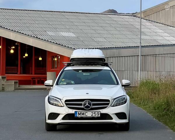 Белый Мерседес Ц 200 2019 в Вильнюс, объемом двигателя 1.60 л и пробегом 268 тыс. км за 16500 €, фото 1 на AUTOMOTO.COM.LV
