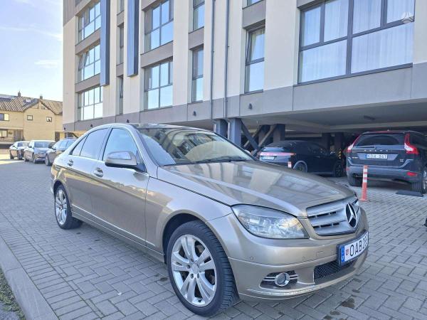 Желтый Мерседес Ц 200 2008 в Каунас, объемом двигателя 2.15 л и пробегом 325 тыс. км за 2650 €, фото 6 на AUTOMOTO.COM.LV