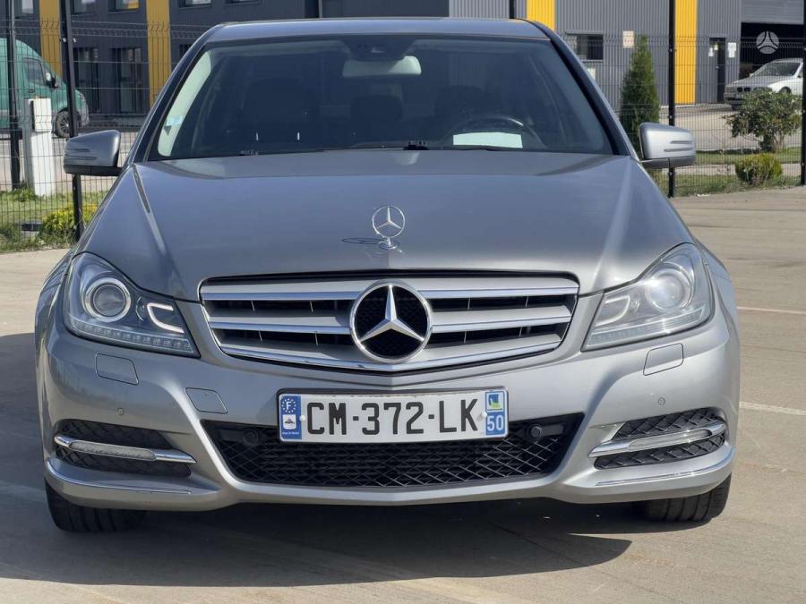 Dzeltens Mercedes-Benz C 200 2012 Klaipėda, ar dzinēja tilpumu 2.00 L un nobraukumu 191 tūkst. km par 7000 €, foto 4 vietnē AUTOMOTO.COM.LV