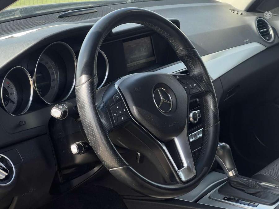 Dzeltens Mercedes-Benz C 200 2012 Klaipėda, ar dzinēja tilpumu 2.00 L un nobraukumu 191 tūkst. km par 7000 €, foto 10 vietnē AUTOMOTO.COM.LV