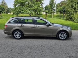 Yellow Mercedes-Benz C 200 2008 in Jekabpils, with an engine capacity of 2.20 L and mileage of 302 thousand km for 4890 €, photo 4 on AUTOMOTO.COM.LV