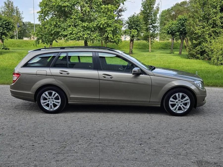 Yellow Mercedes-Benz C 200 2008 in Jekabpils, with an engine capacity of 2.20 L and mileage of 302 thousand km for 4890 €, photo 4 on AUTOMOTO.COM.LV