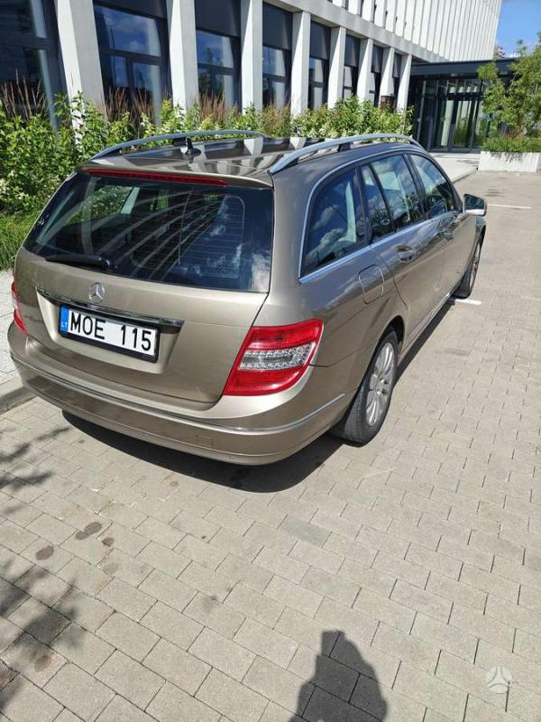 Yellow Mercedes-Benz C 200 2009 in Vilnius, with an engine capacity of 2.15 L and mileage of 301 thousand km for 3500 €, photo 9 on AUTOMOTO.COM.LV