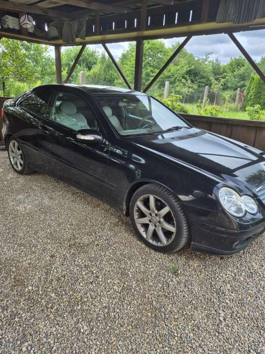 Melns Mercedes-Benz c-220 2002 Šauļi, ar dzinēja tilpumu 2.20 L un nobraukumu 277 tūkst. km par 1700 €, foto 1 vietnē AUTOMOTO.COM.LV