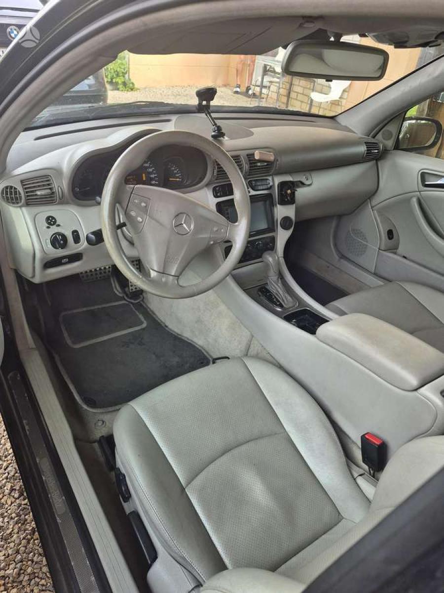 Melns Mercedes-Benz c-220 2002 Šauļi, ar dzinēja tilpumu 2.20 L un nobraukumu 277 tūkst. km par 1700 €, foto 3 vietnē AUTOMOTO.COM.LV