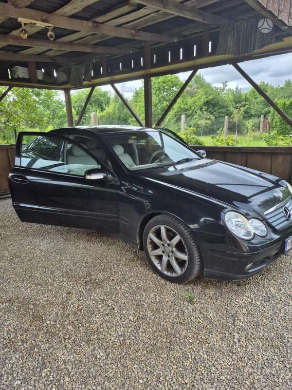 Black Mercedes-Benz c-220 2002 in Siauliai, with an engine capacity of 2.20 L and mileage of 277 thousand km for 1700 €, photo 5 on AUTOMOTO.COM.LV